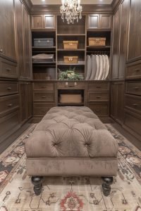29 Stunning Walk In Closets To Elevate Your Home Style - Courtneys World